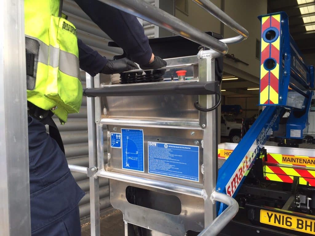 Anti-entrapment safety for powered access hires - Smart Platforms